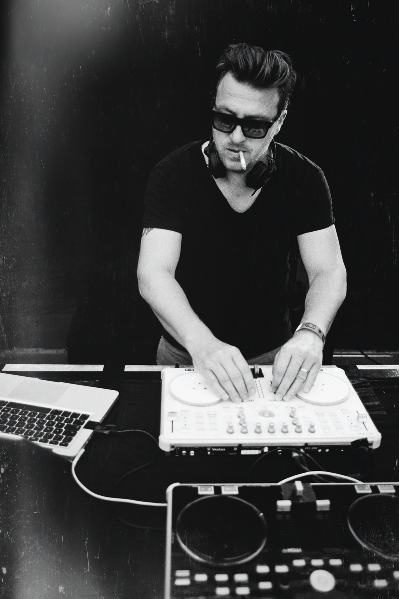 portrait of the artist: PAROV STELAR - blankTON recordings